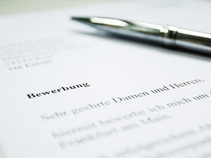 Absage zur Bewerbung formulieren – Muster und Vorlagen
